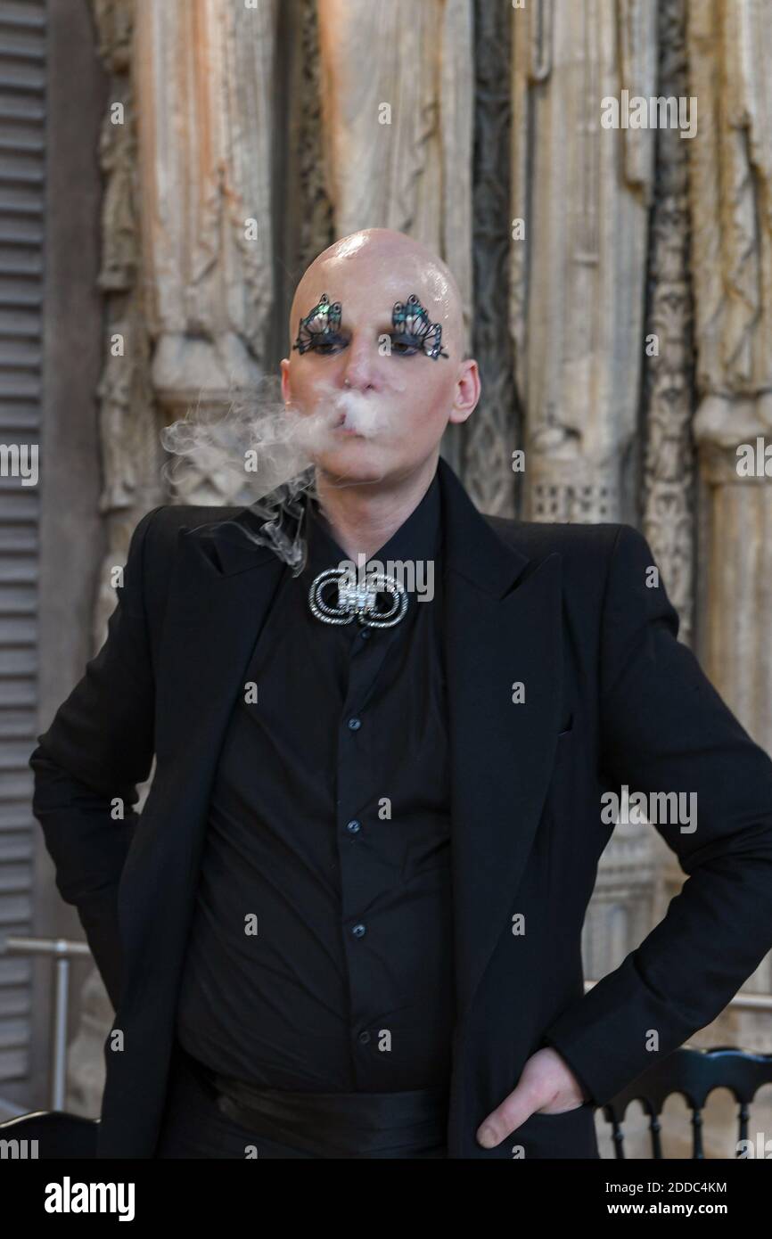 Photographer Ali Mahdavi attends the Guo Pei Haute Couture Fall Winter ...