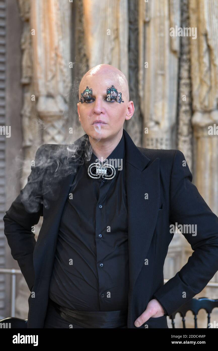 Photographer Ali Mahdavi attends the Guo Pei Haute Couture Fall Winter ...
