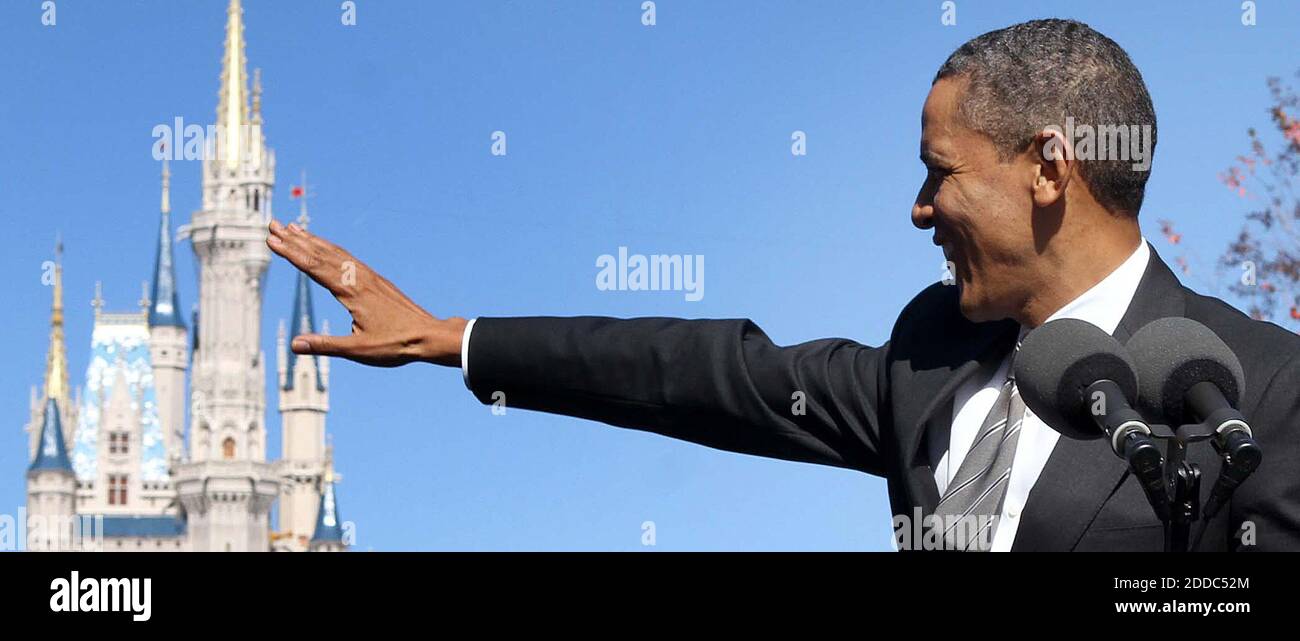 NO FILM, NO VIDEO, NO TV, NO DOCUMENTARY - President Barack Obama takes ...