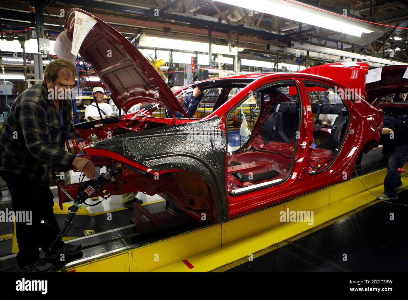 Assembly line workers america hi-res stock photography and images - Alamy