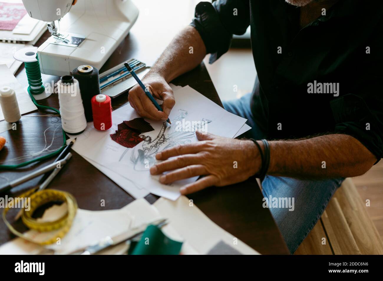 Man making sketch hi-res stock photography and images - Alamy