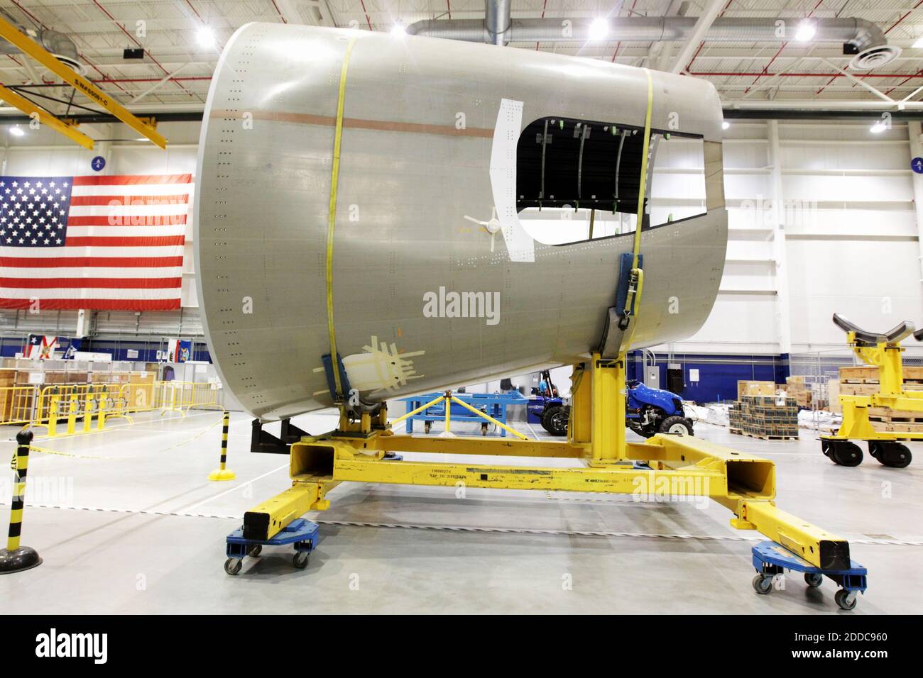 Boeing 787 aircraft assembly hi-res stock photography and images - Alamy