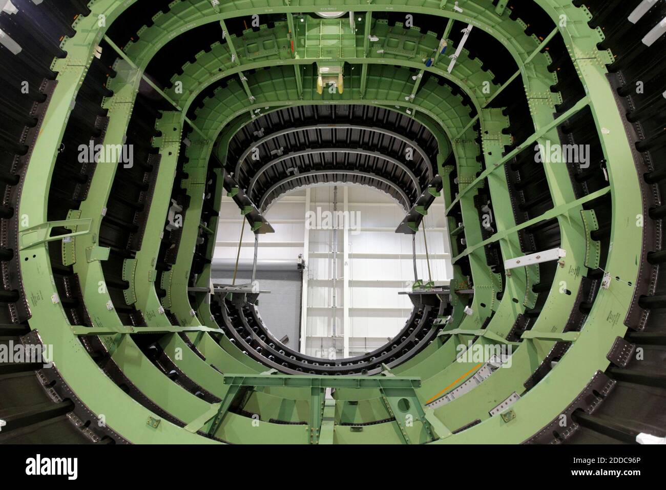 Boeing 787 aircraft assembly hi-res stock photography and images - Alamy