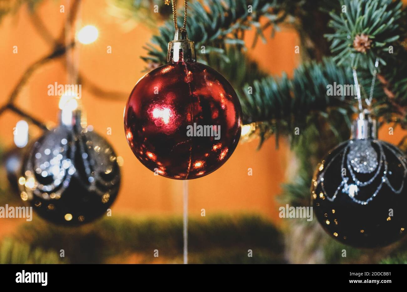 Christmas sphere hi-res stock photography and images - Alamy