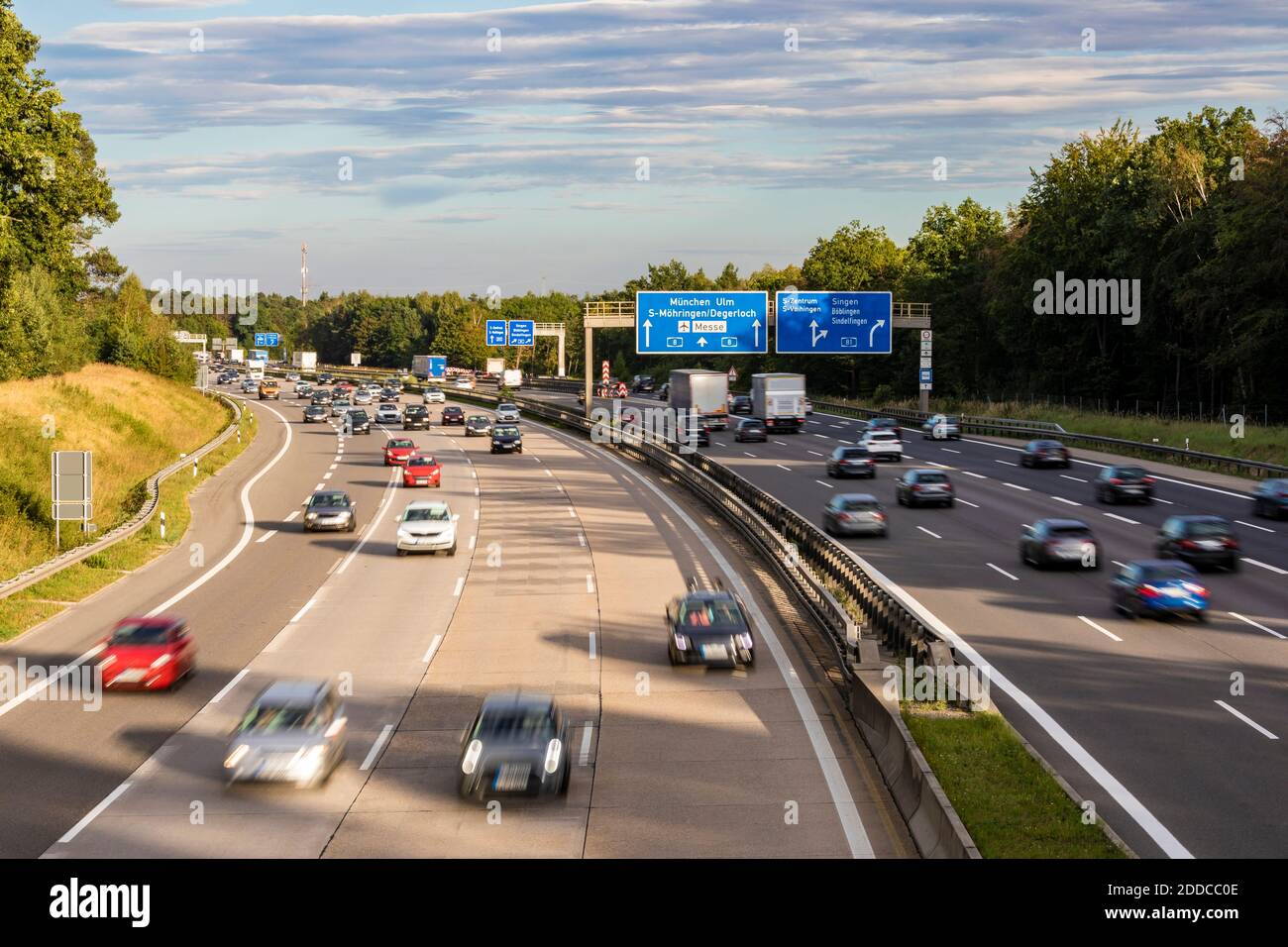8 lane highway hi-res stock photography and images - Alamy