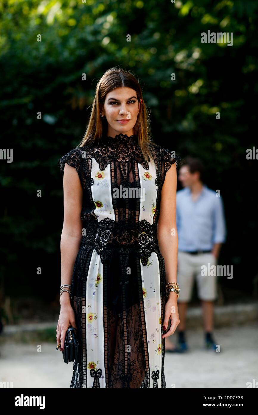 Bianca brandolini street style hi-res stock photography and images - Alamy