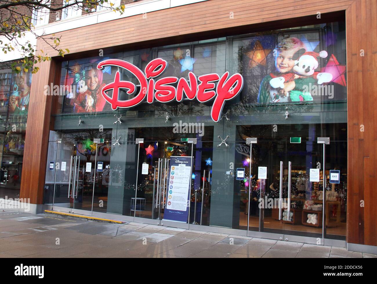 London, UK. 19th Nov, 2020. Disney store on Oxford Street. Credit ...