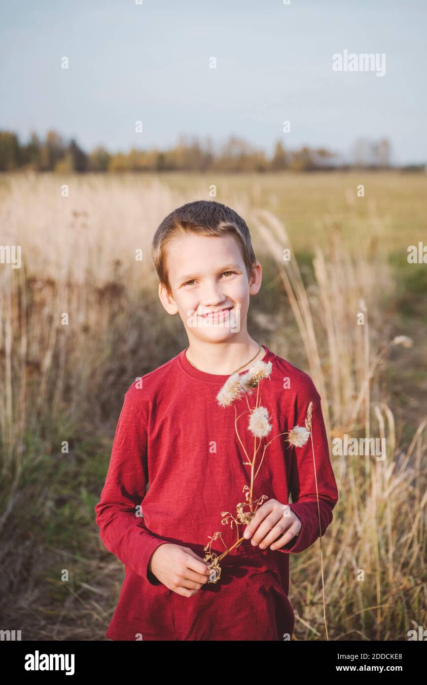 Little boy flower hi-res stock photography and images - Alamy