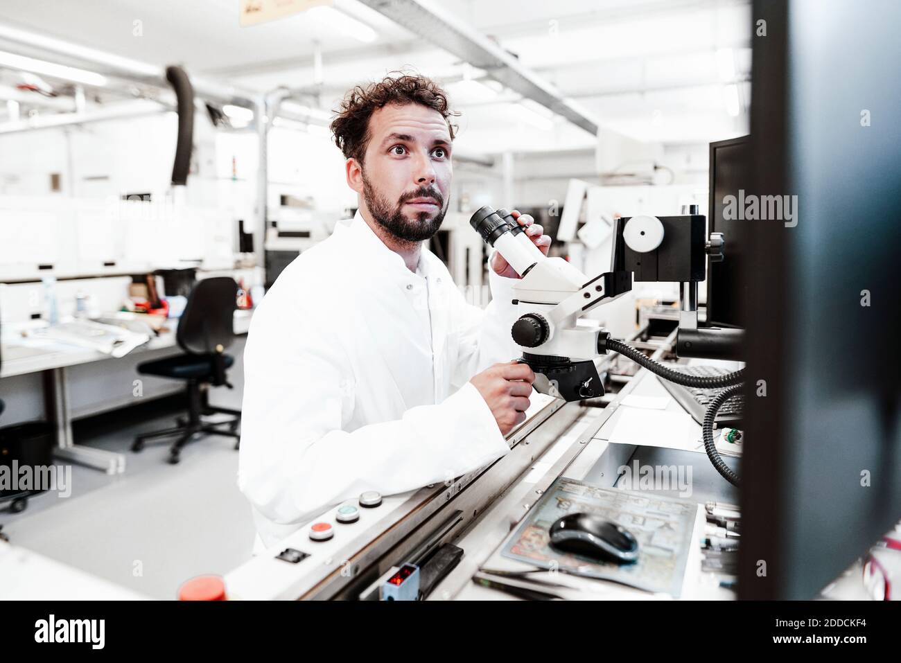 Industrial scientist hi-res stock photography and images - Alamy