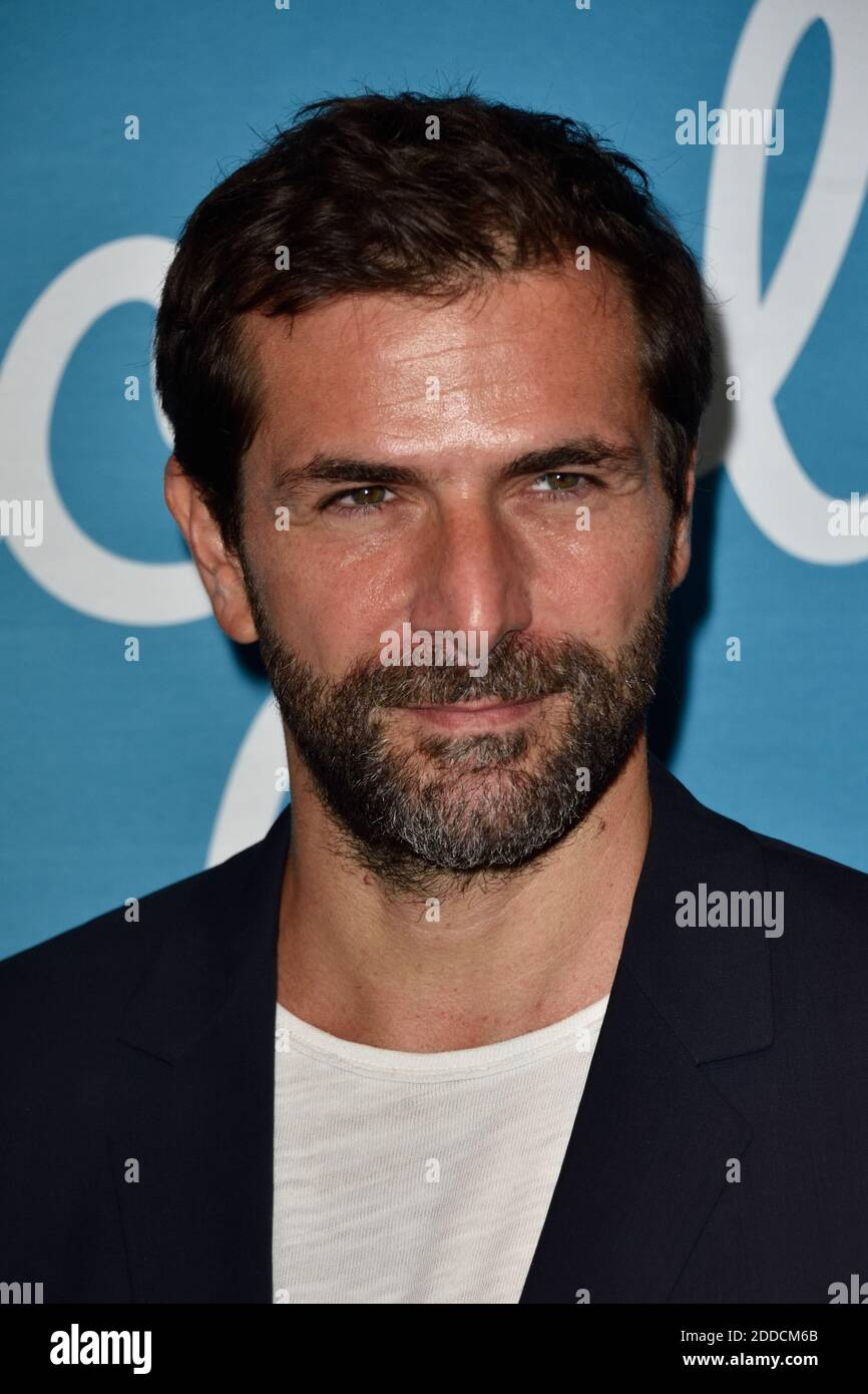 Gregory Fitoussi assiste a la premiere de L'Ecole Est Finie a Paris ...