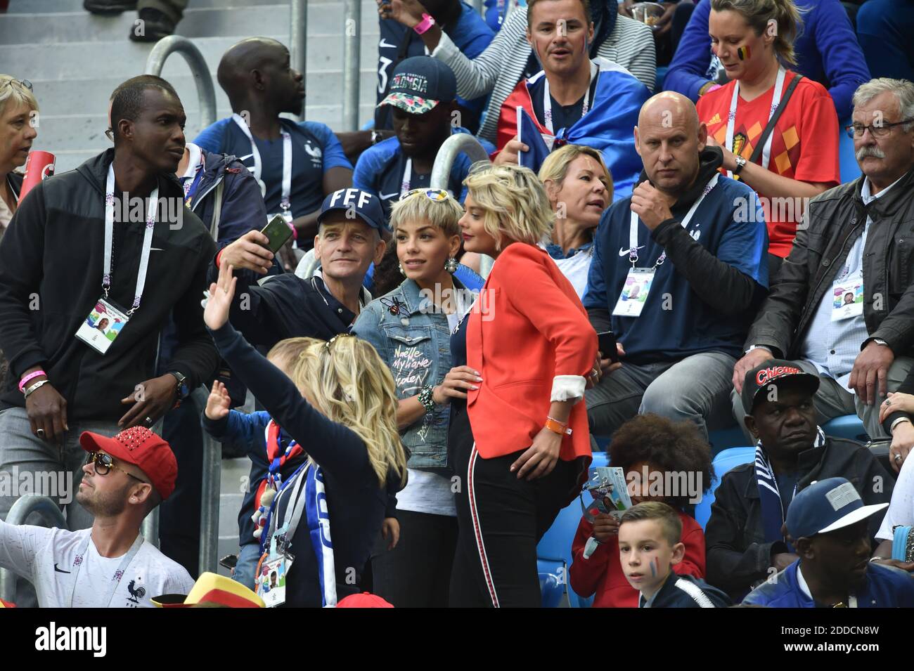 Wags and girlfriends hi-res stock photography and images - Alamy