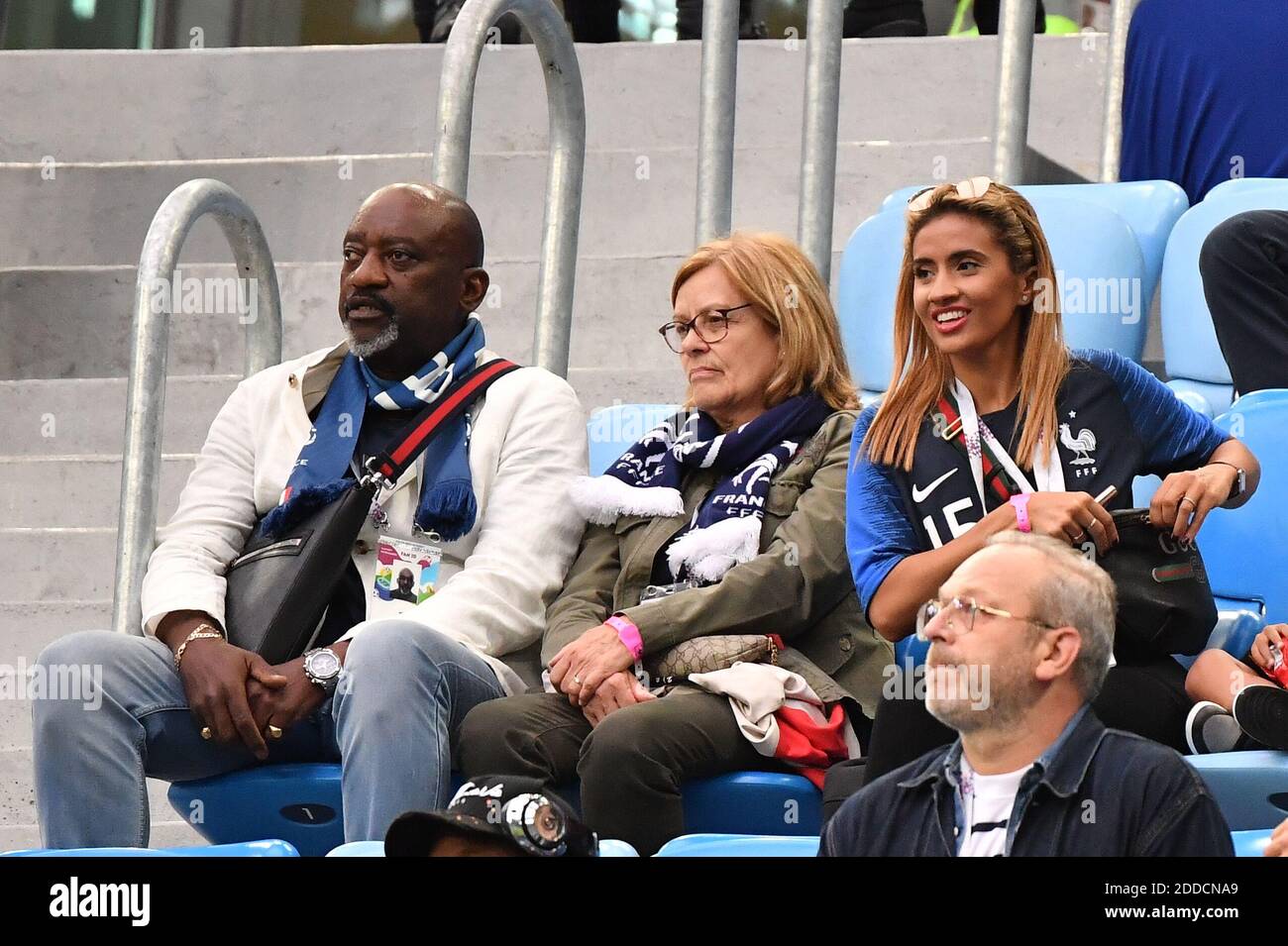 Wags and girlfriends hi-res stock photography and images - Alamy