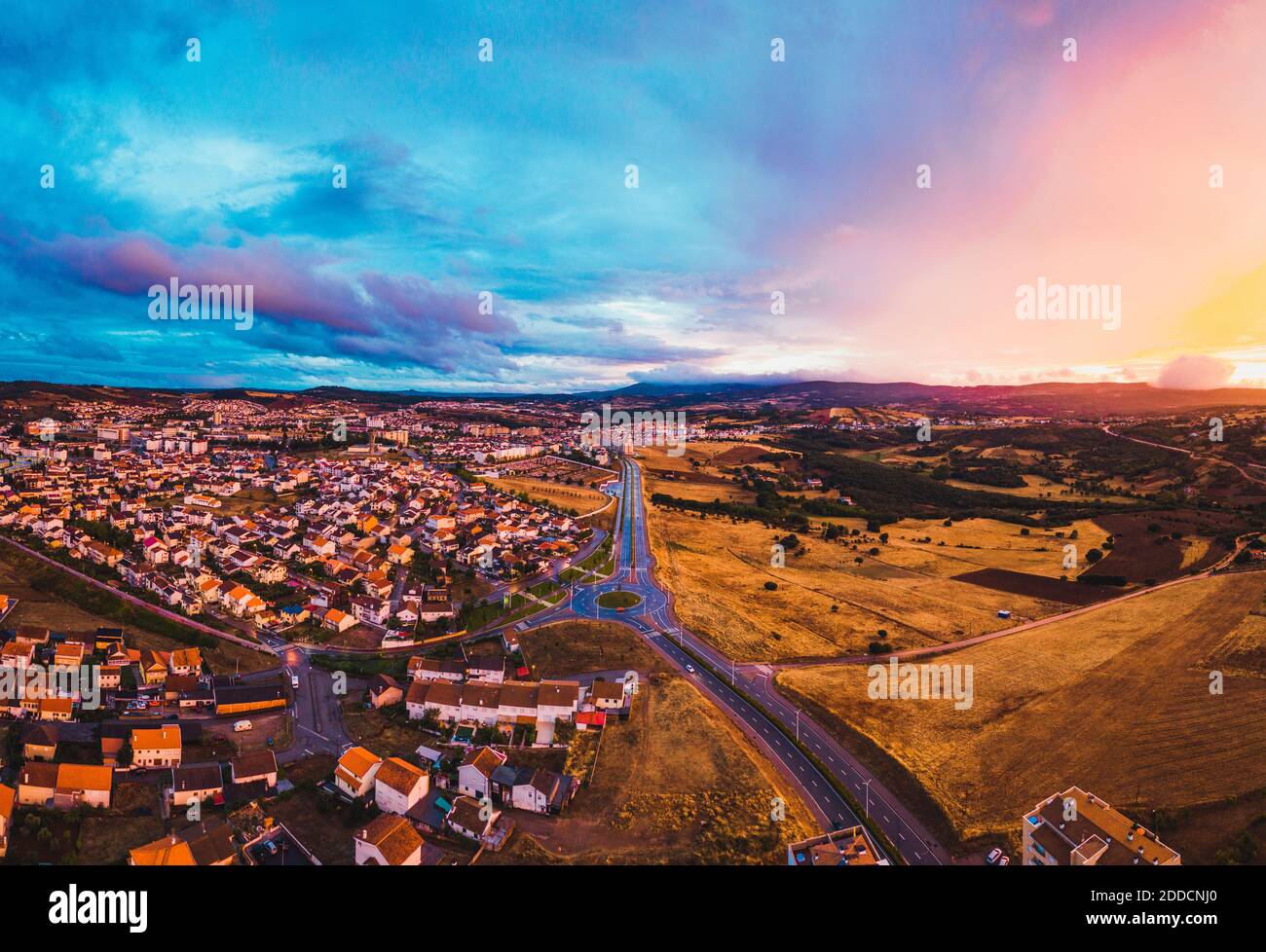 Sunset above city hi-res stock photography and images - Alamy