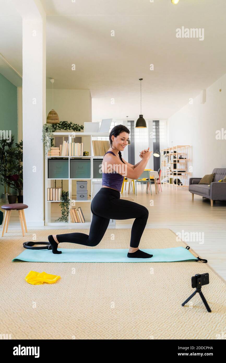 Lunges hi-res stock photography and images - Alamy