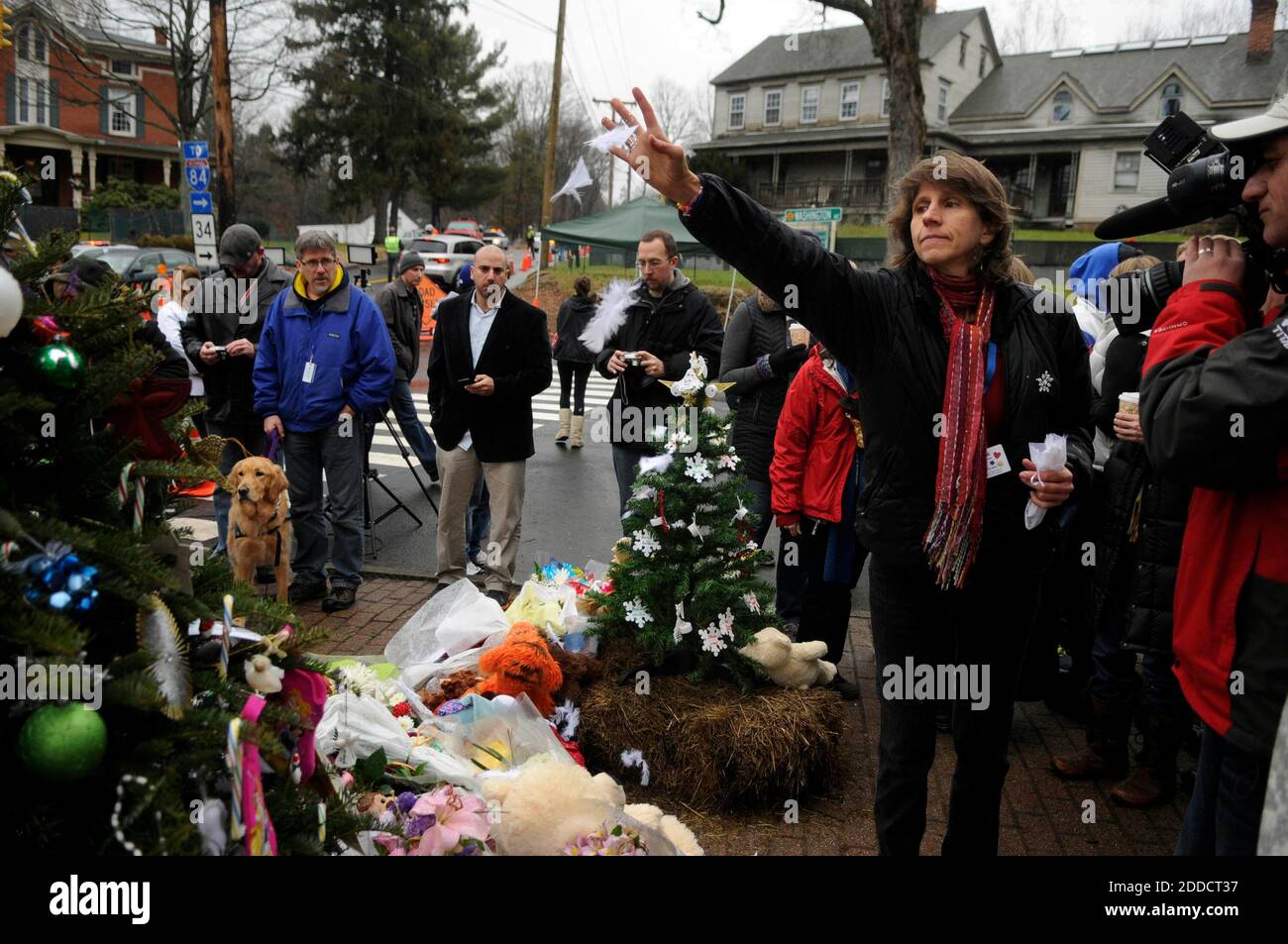 Sandy hook memorial hi-res stock photography and images - Alamy