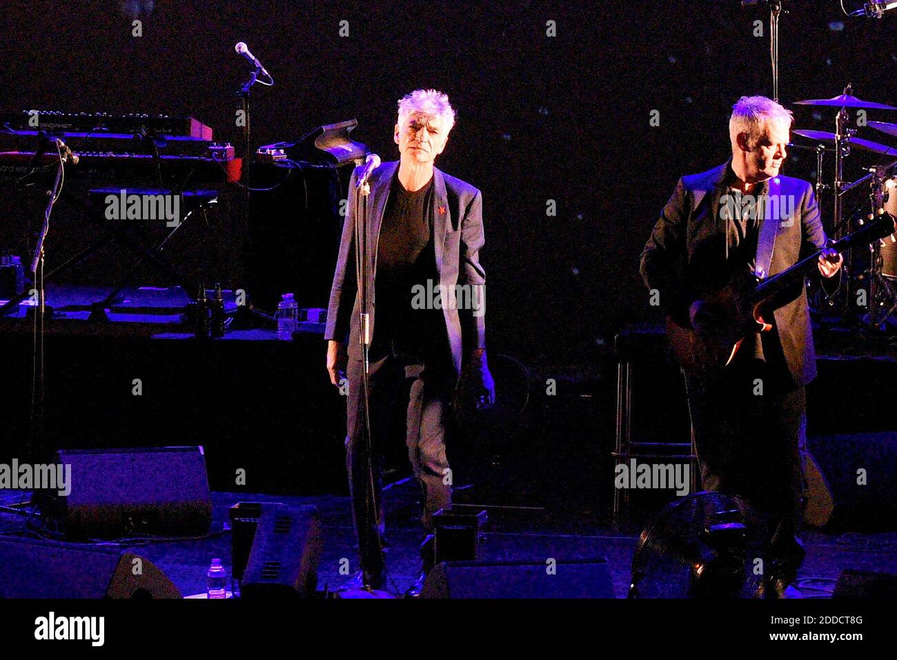 Sade singer hi-res stock photography and images - Alamy