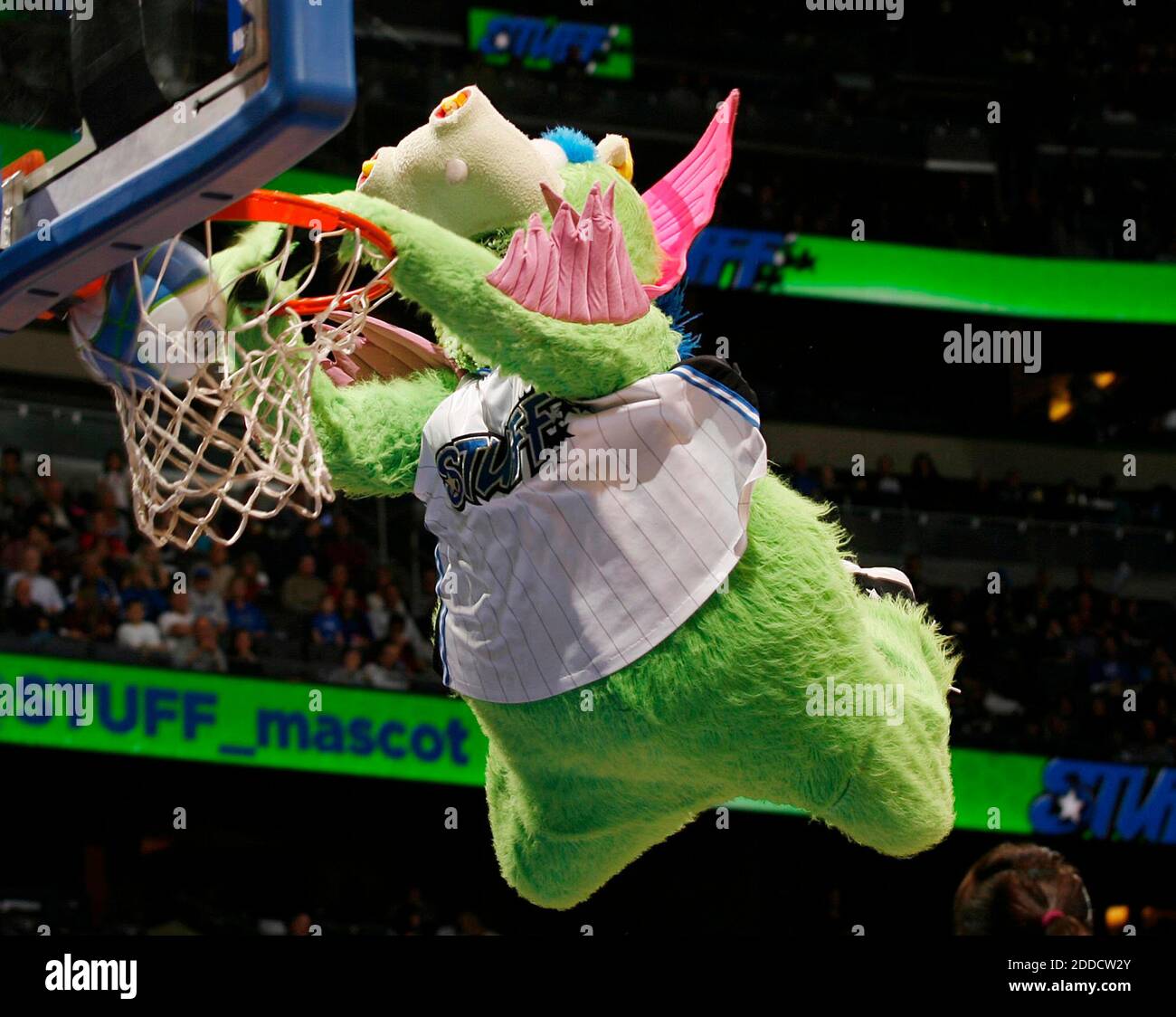 Orlando magic mascot hi-res stock photography and images - Alamy