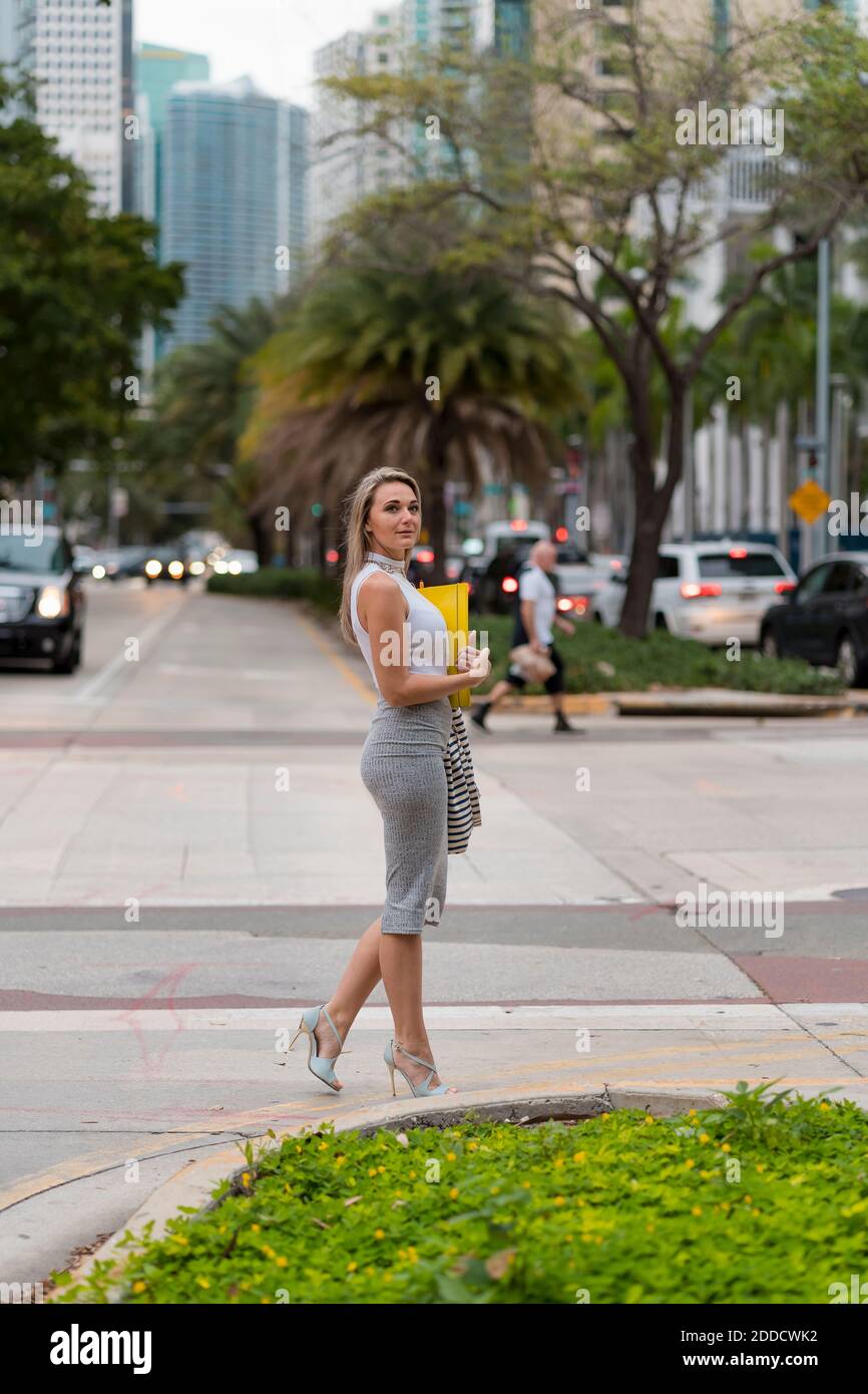 Walking path downtown miami hi-res stock photography and images - Alamy