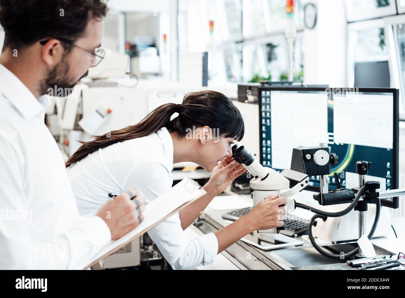 Professional microscope hi-res stock photography and images - Alamy