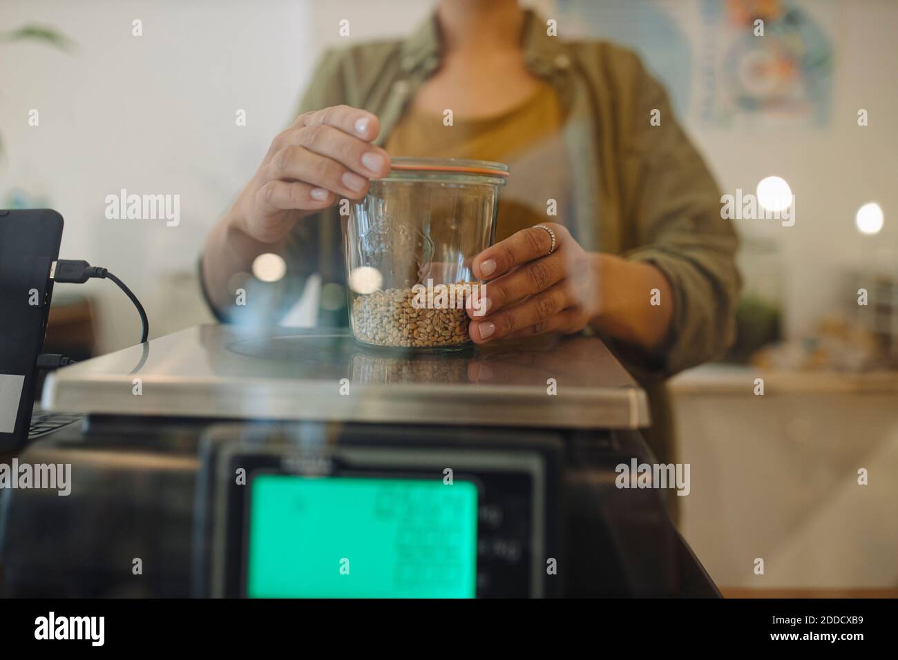 Grain weight scale hi-res stock photography and images - Alamy