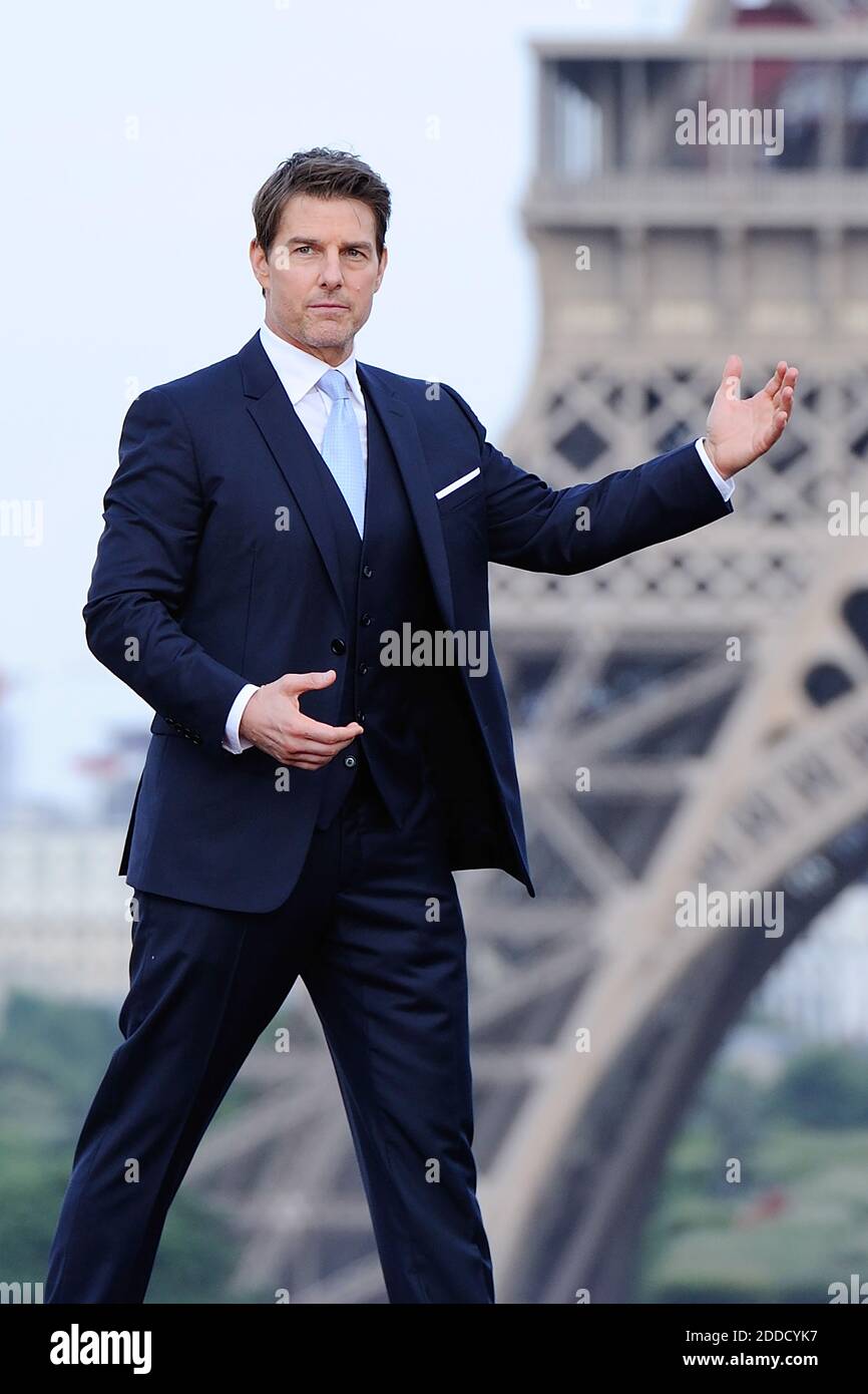 Fallout tom cruise paris hi-res stock photography and images - Alamy
