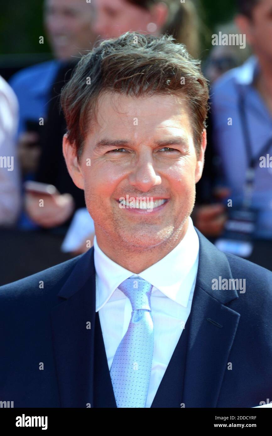 Fallout tom cruise paris hi-res stock photography and images - Alamy