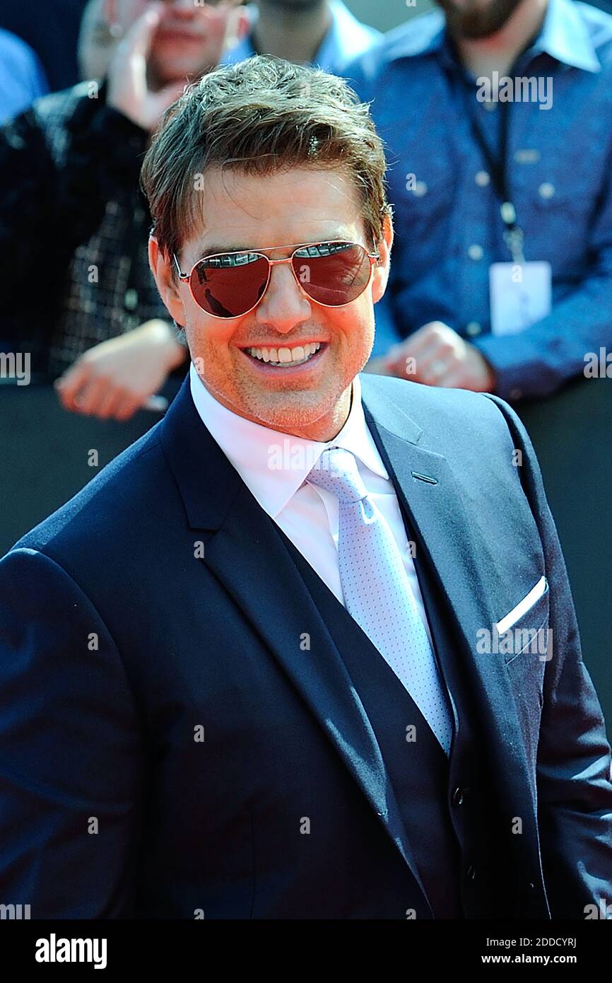 Fallout tom cruise paris hi-res stock photography and images - Alamy