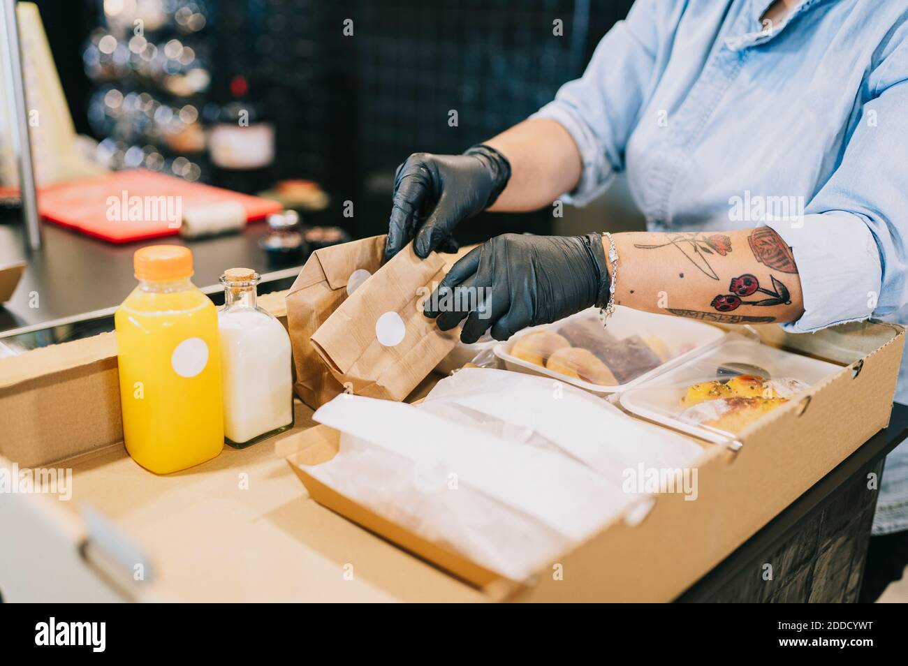 Food in packs hi-res stock photography and images - Alamy