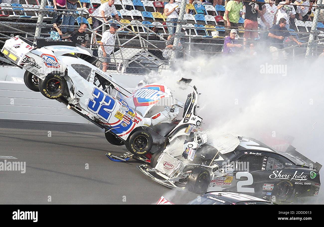 2013 kyle larson hi-res stock photography and images - Alamy