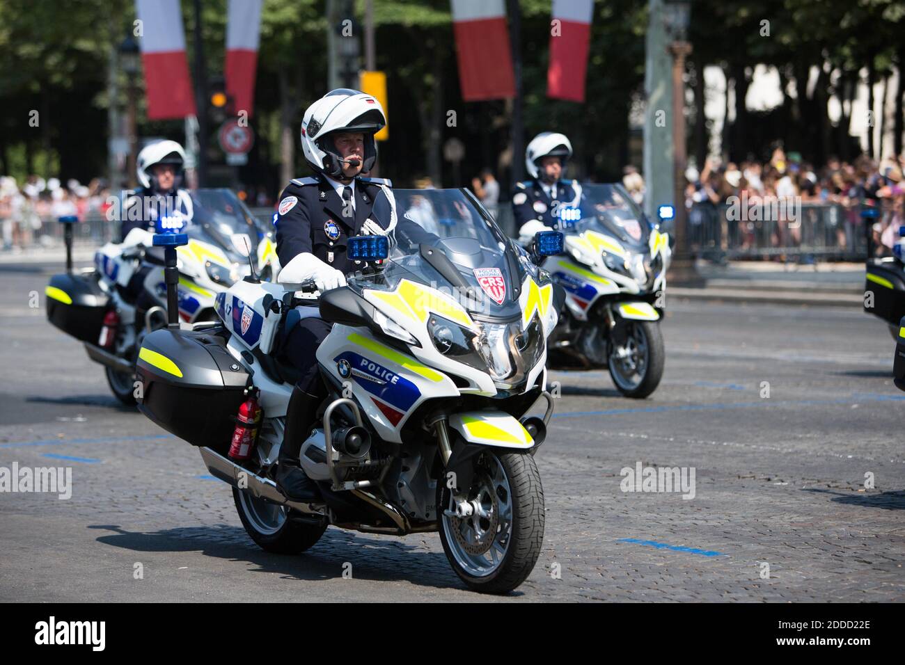 Police motocycle paris hi-res stock photography and images - Alamy