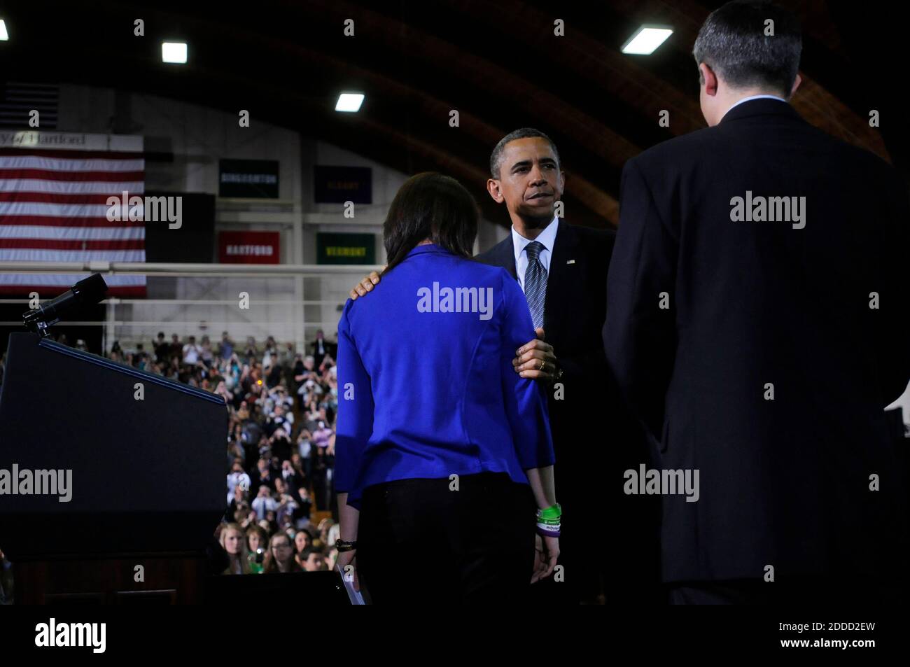 Nicole hockley sandy hook shooting hi-res stock photography and images ...