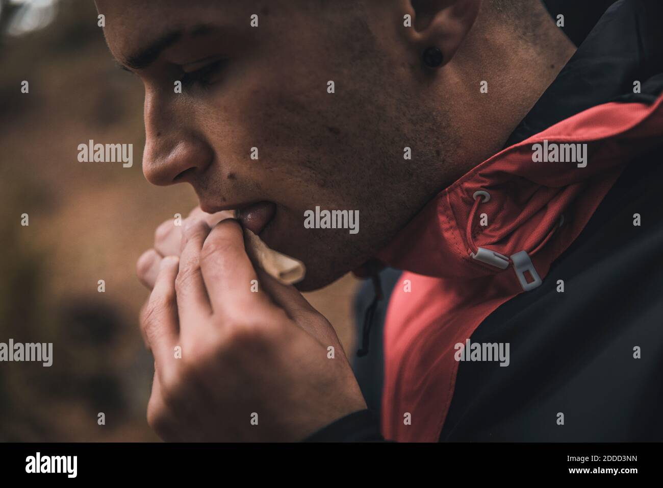 Rolling joint hi-res stock photography and images - Alamy