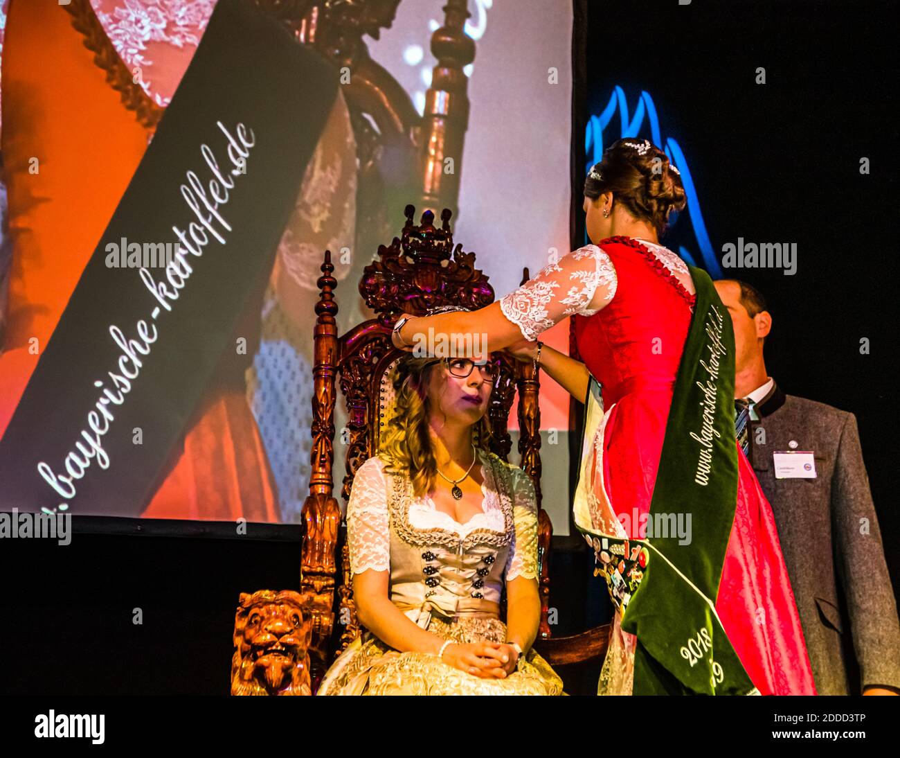 Crowning ceremony of Bavarian Potato-Queen 2019 in Schrobenhausen ...
