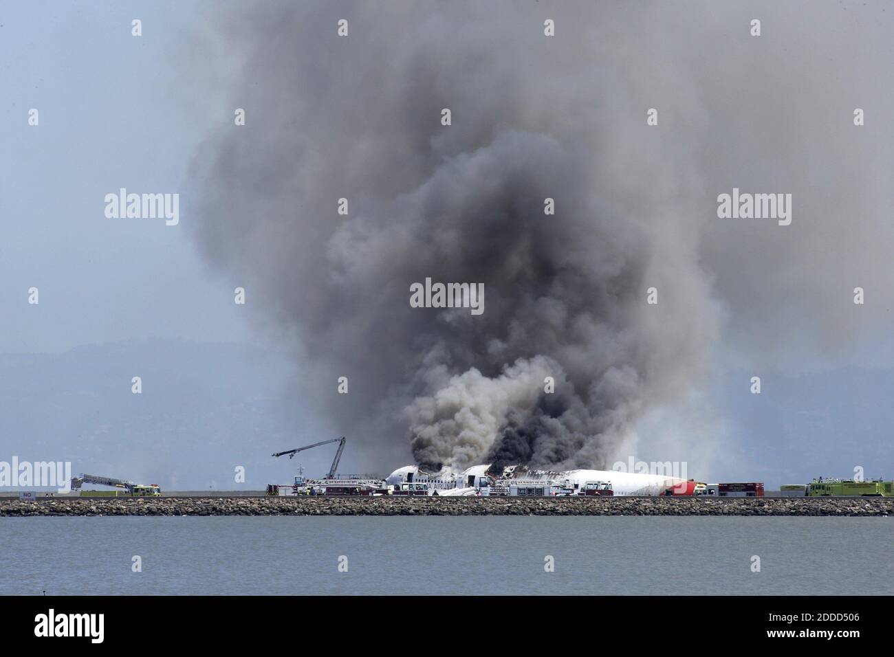 NO FILM, NO VIDEO, NO TV, NO DOCUMENTARY - An Asiana Airlines Boeing ...