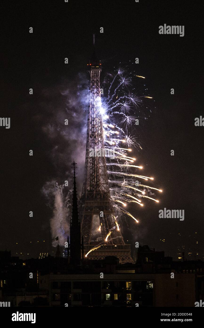 Fireworks for the National Bastille Day Of July 14 above the Eiffel ...