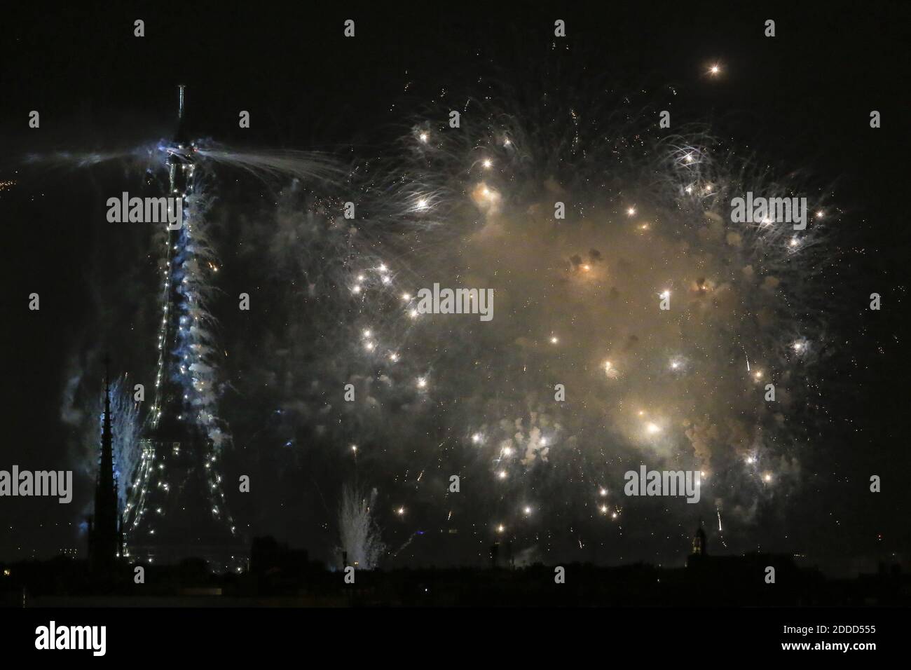 Fireworks for the National Bastille Day Of July 14 above the Eiffel ...