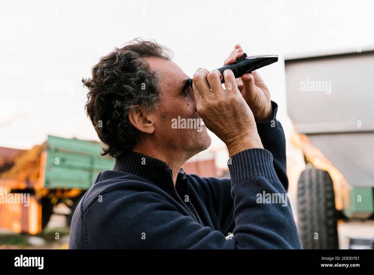 Refractometer hi-res stock photography and images - Alamy