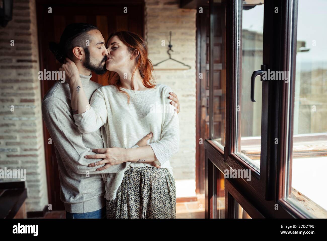 Couple romance flirting kissing hi-res stock photography and images - Alamy