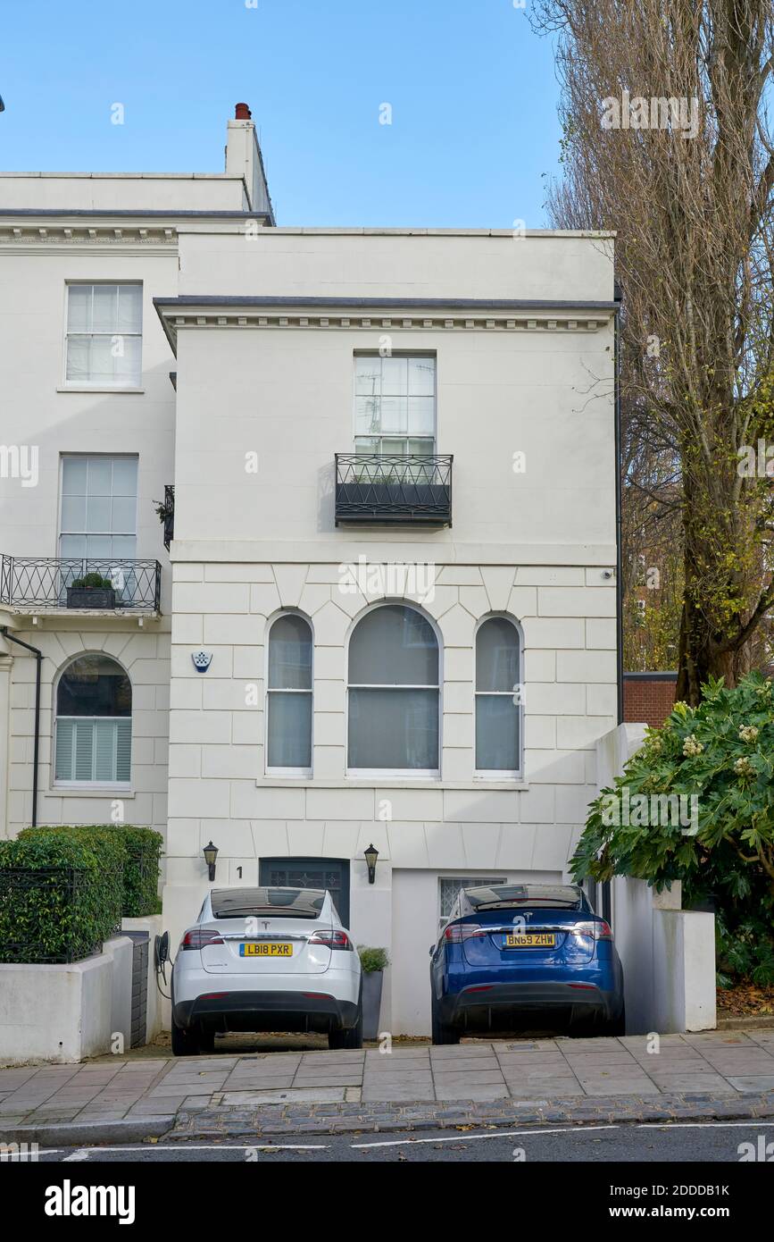 tesla cars on driveway tesla model x electric car on driveway Stock ...