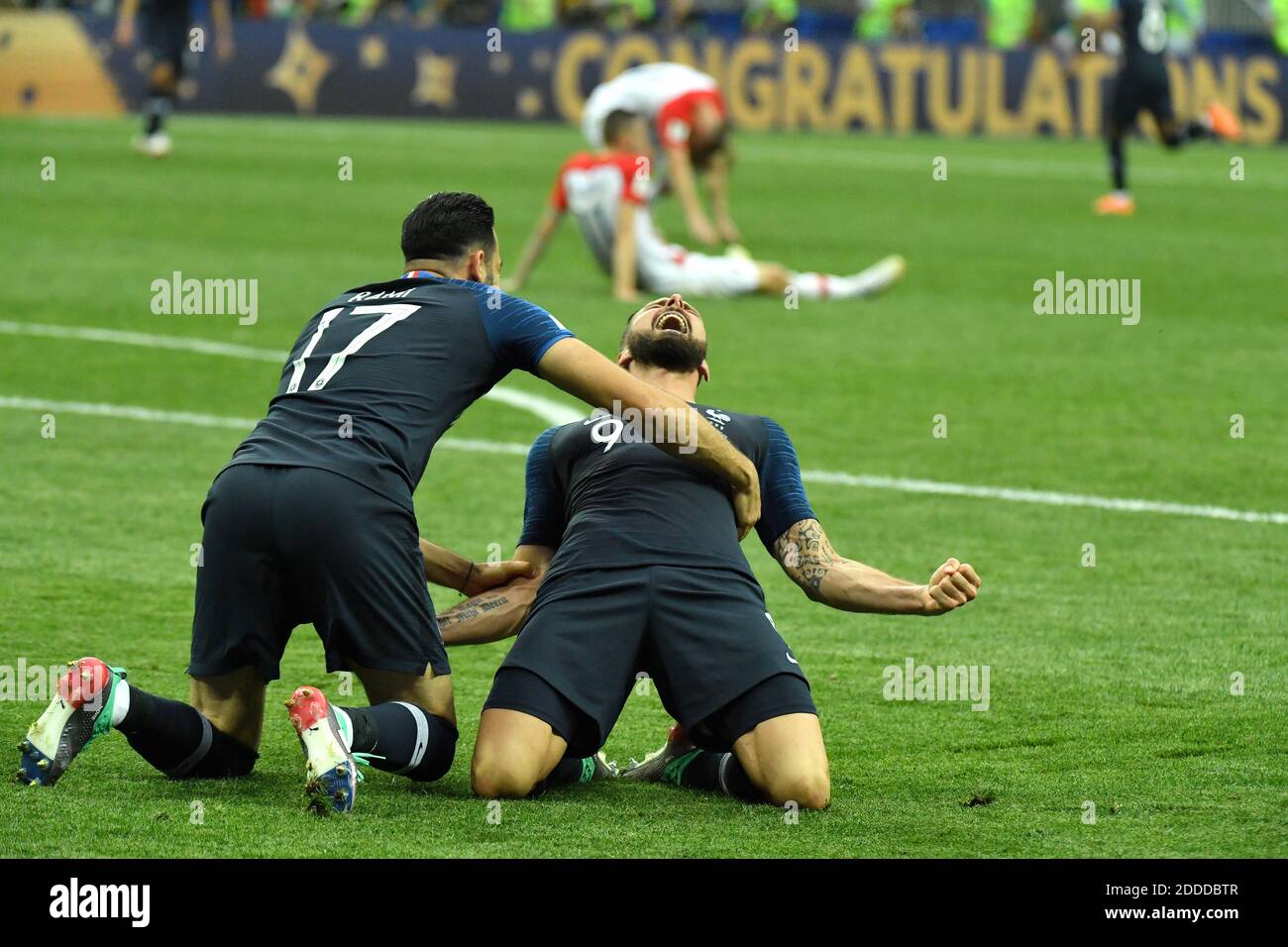The French team celebrate their victory over Croatia at the 2018 FIFA ...