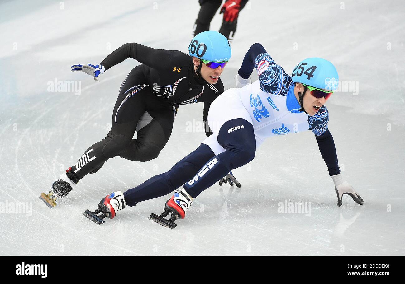 Mens speed skating relay hi-res stock photography and images - Alamy