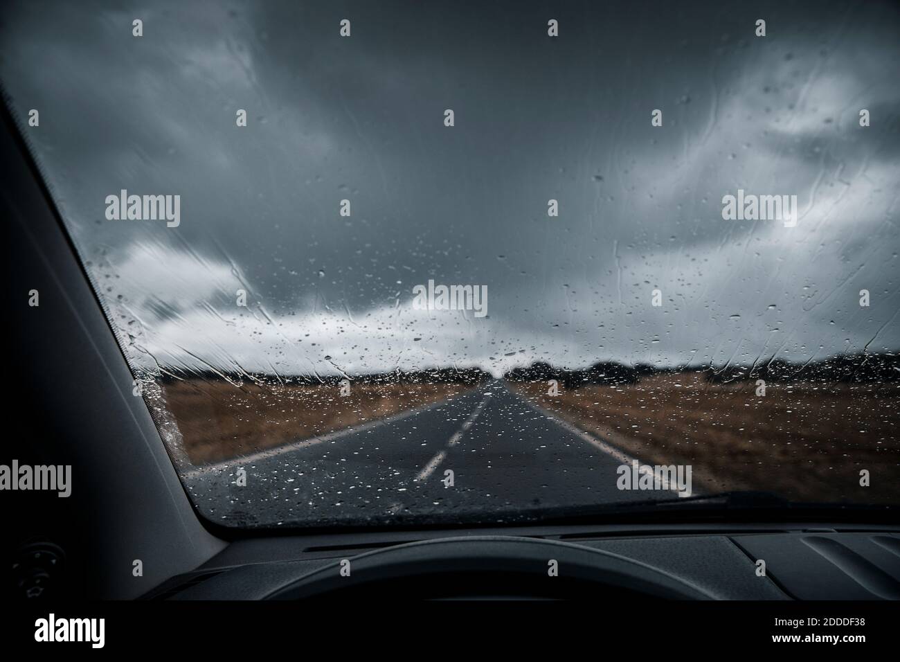 Field seen from road hi-res stock photography and images - Alamy