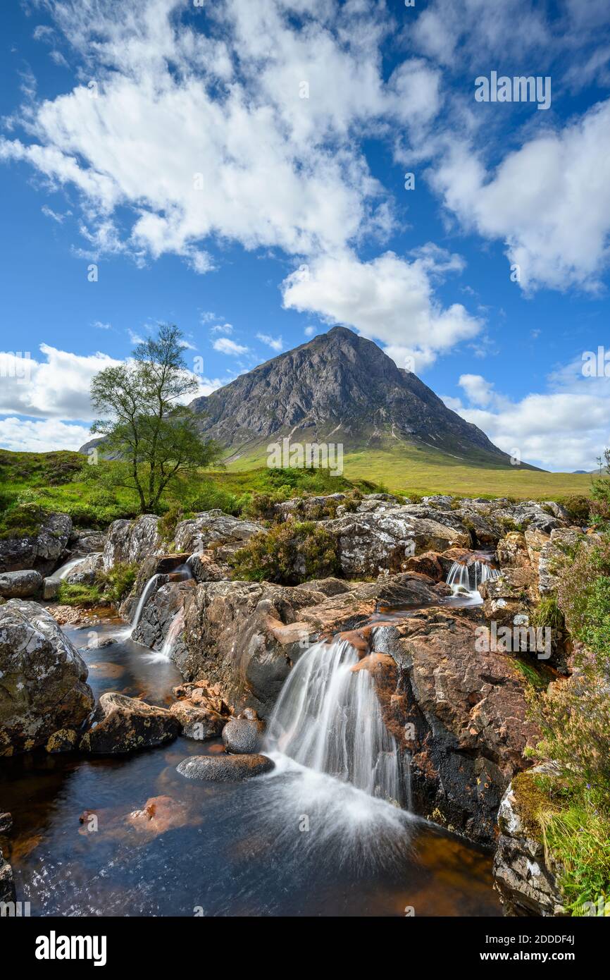 Small waterfalls in Glen Etive with Stob Dearg peak in background Stock ...