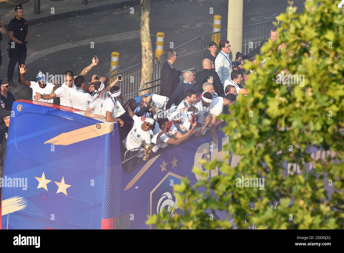 The Bus of France's World Cup Winning Team Parade Down The Champs ...