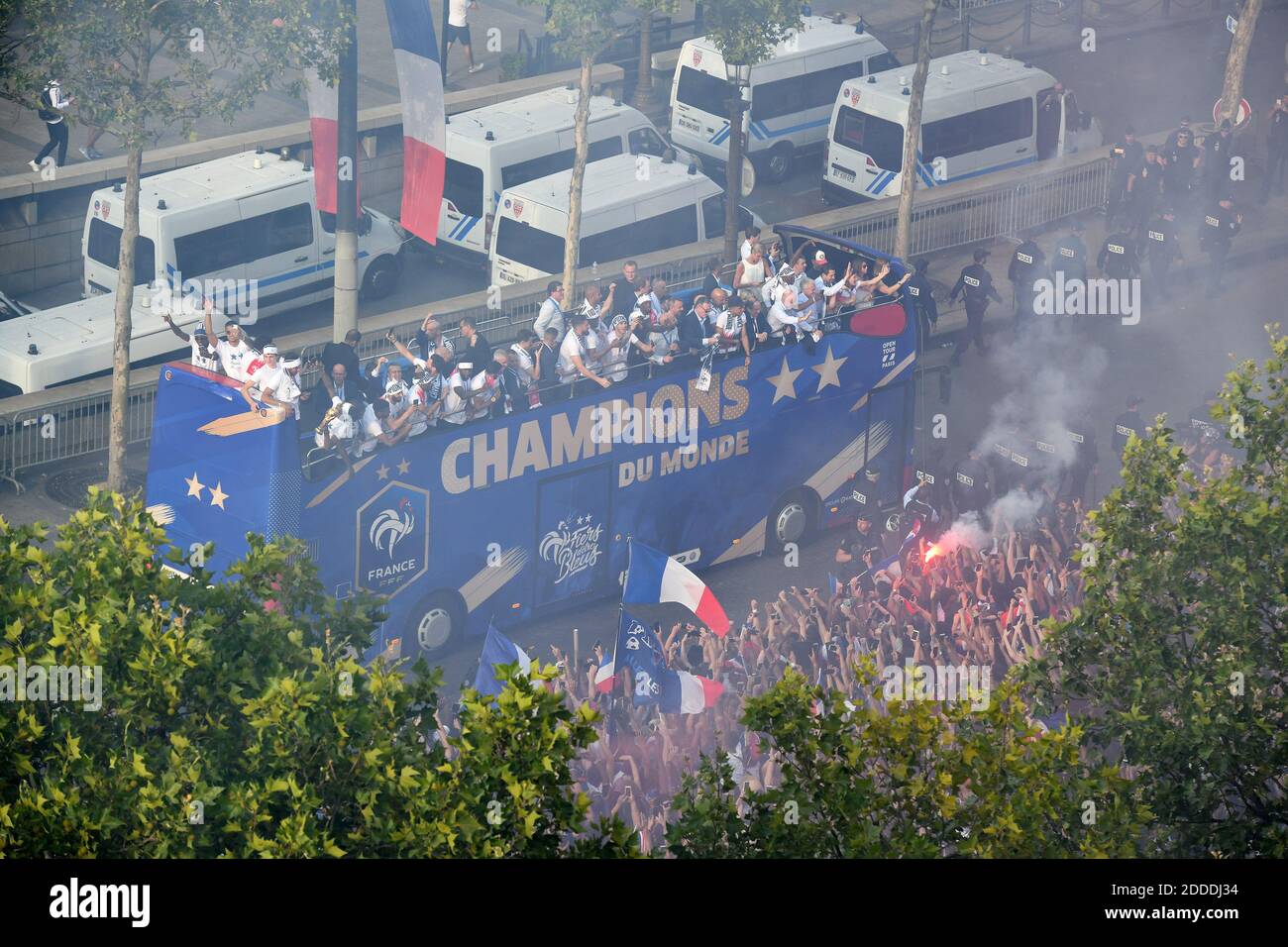 The Bus of France's World Cup Winning Team Parade Down The Champs ...