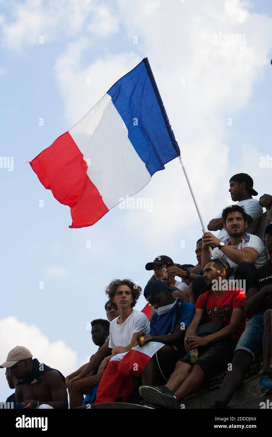 Atmosphere during The 'French Football Team' parade following the 2018 ...