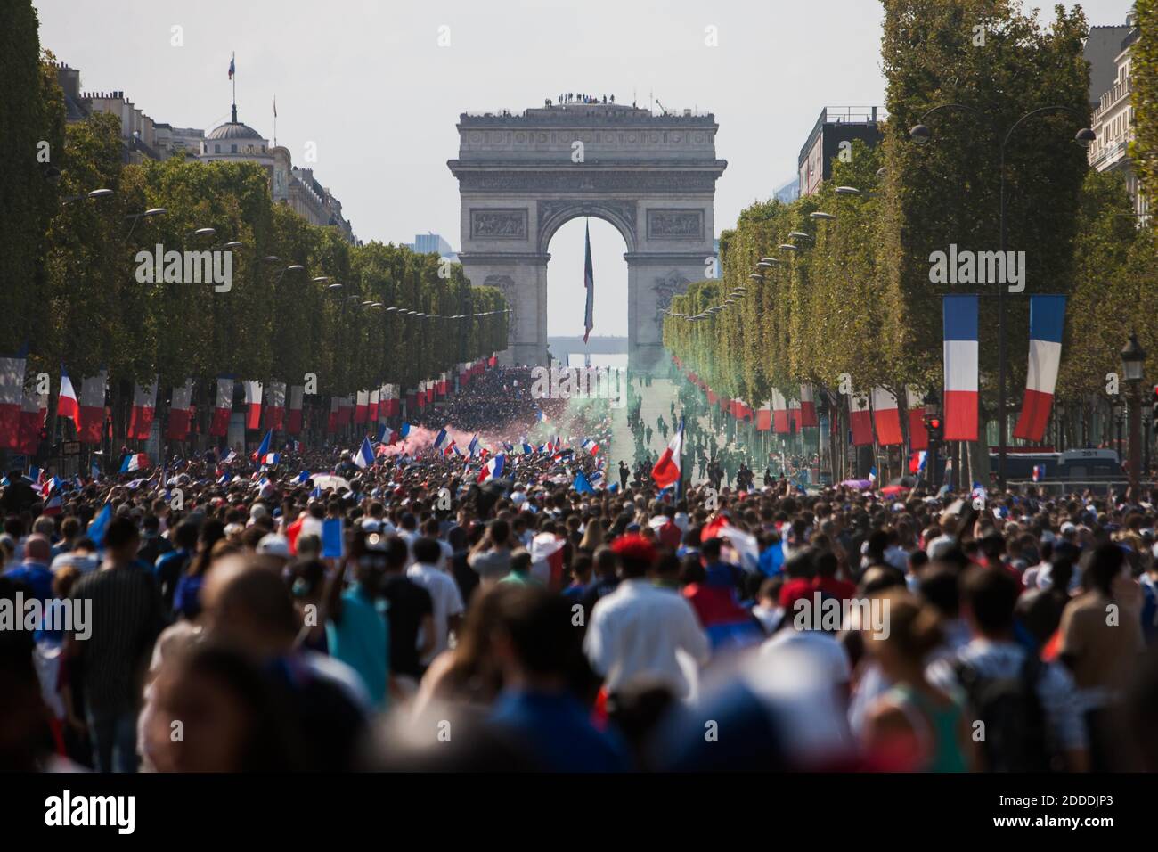 Atmosphere during The 'French Football Team' parade following the 2018 ...