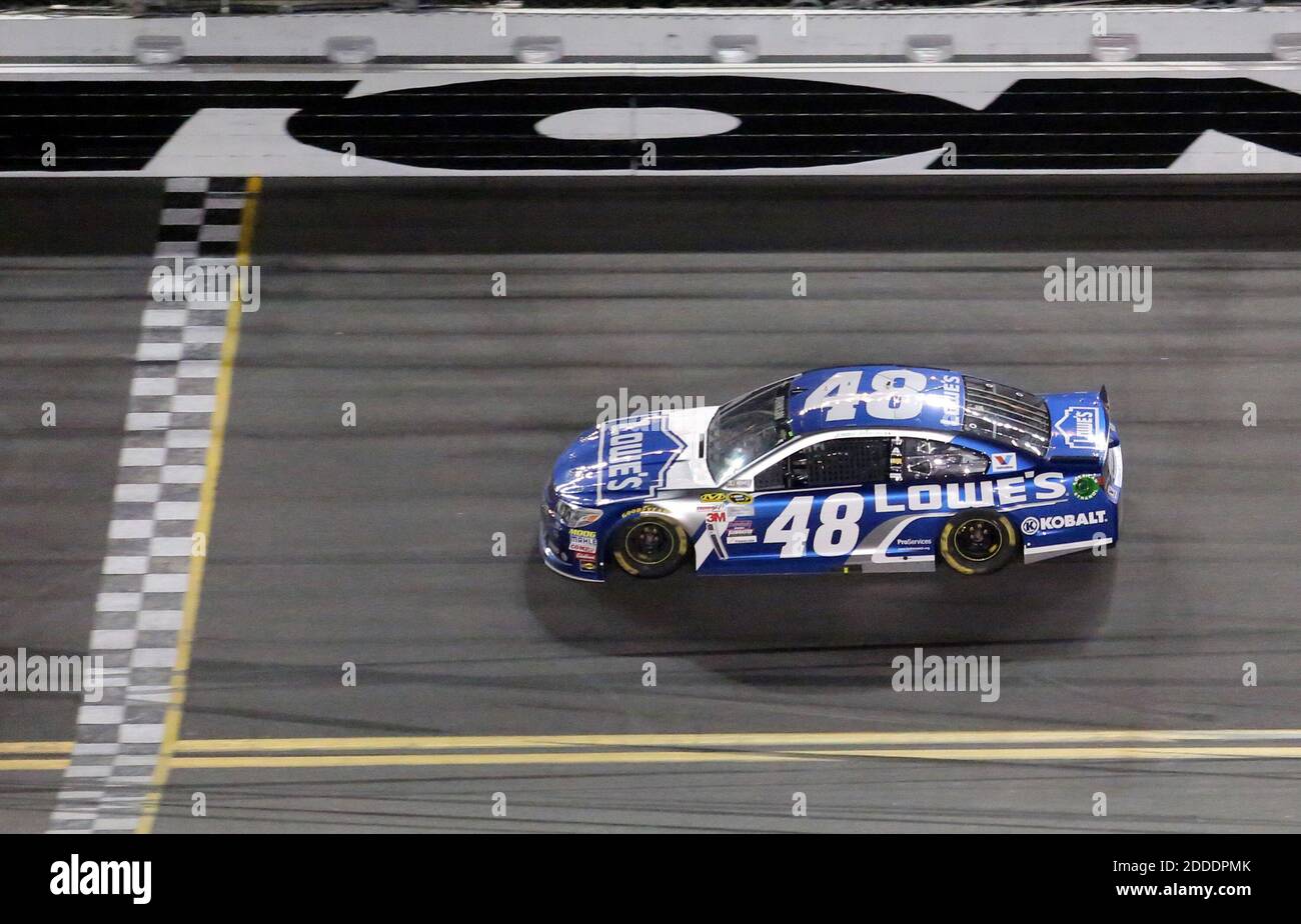 Daytona speedway finish line hi-res stock photography and images - Alamy