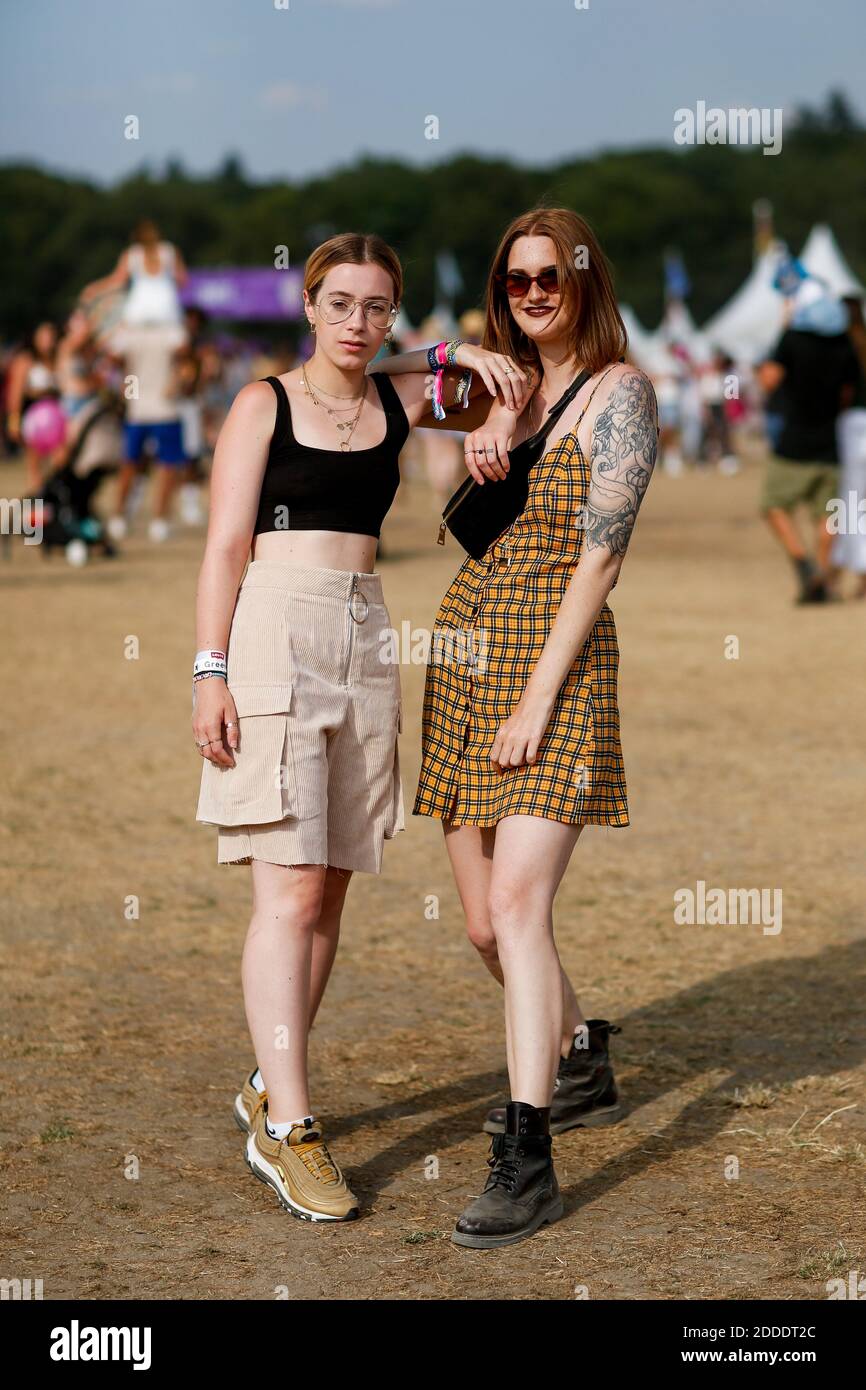 Street style, Clara Go Hope and Mathilde Sieralena at Lollapalooza ...