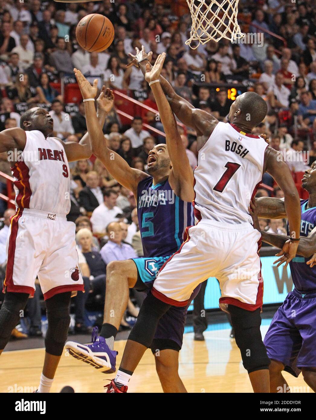 Hornets at heat hi-res stock photography and images - Alamy